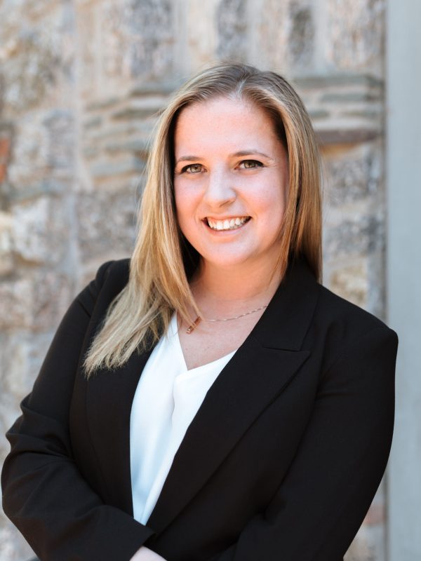Meg Lyon, Esq. - HDMLEGAL